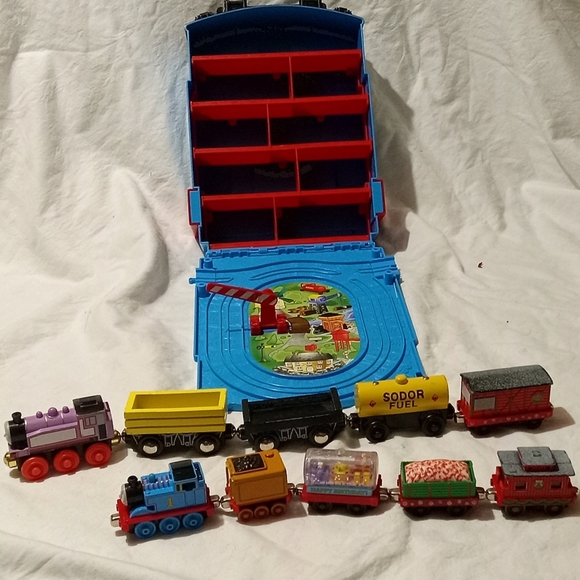 Thomas & Friends | Toys | Thomas And Friends Carry Case With 3 Sets Of ...